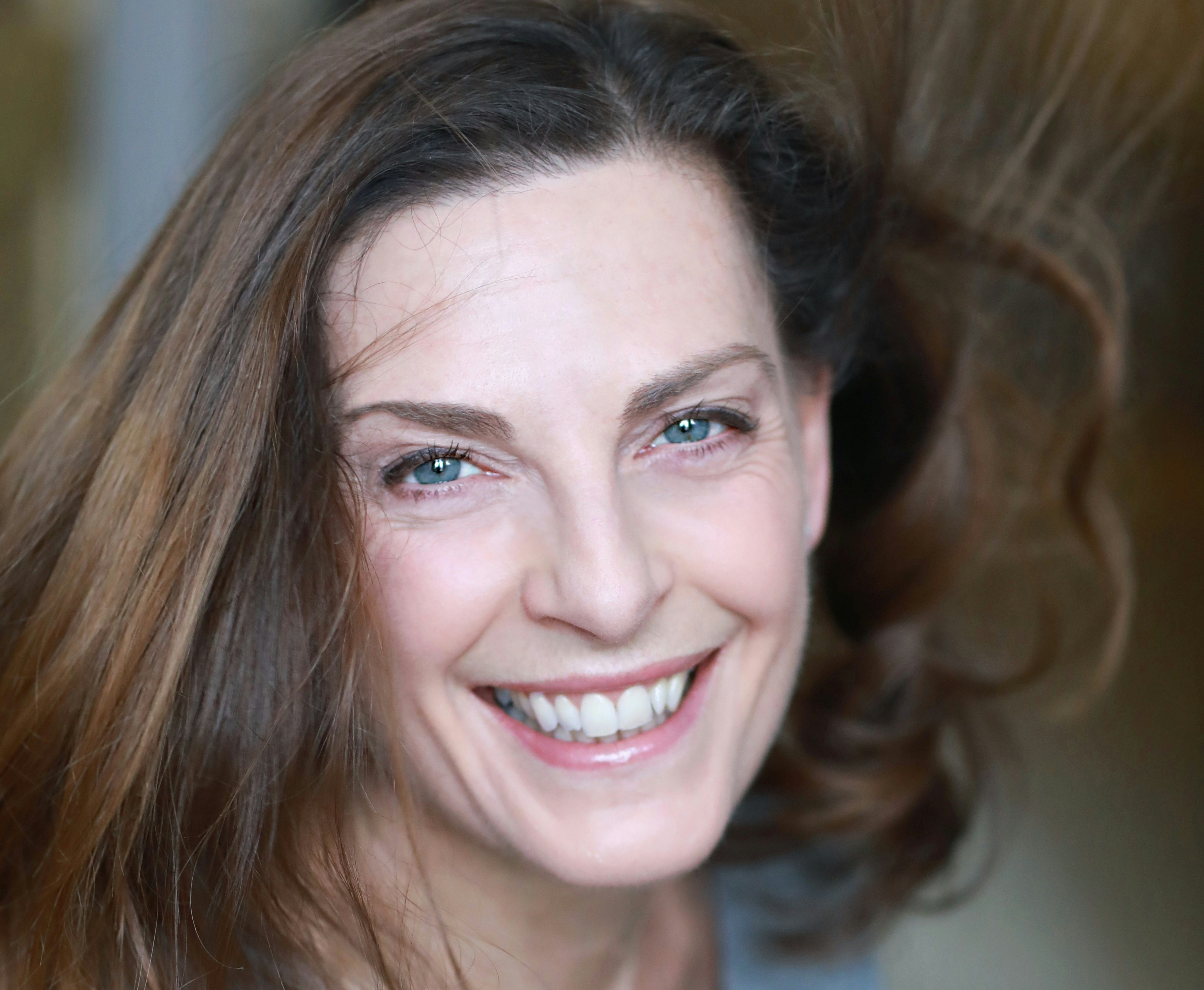 Frédérike Adler : Le parcours d’une voix passionnée - Voxing Pro