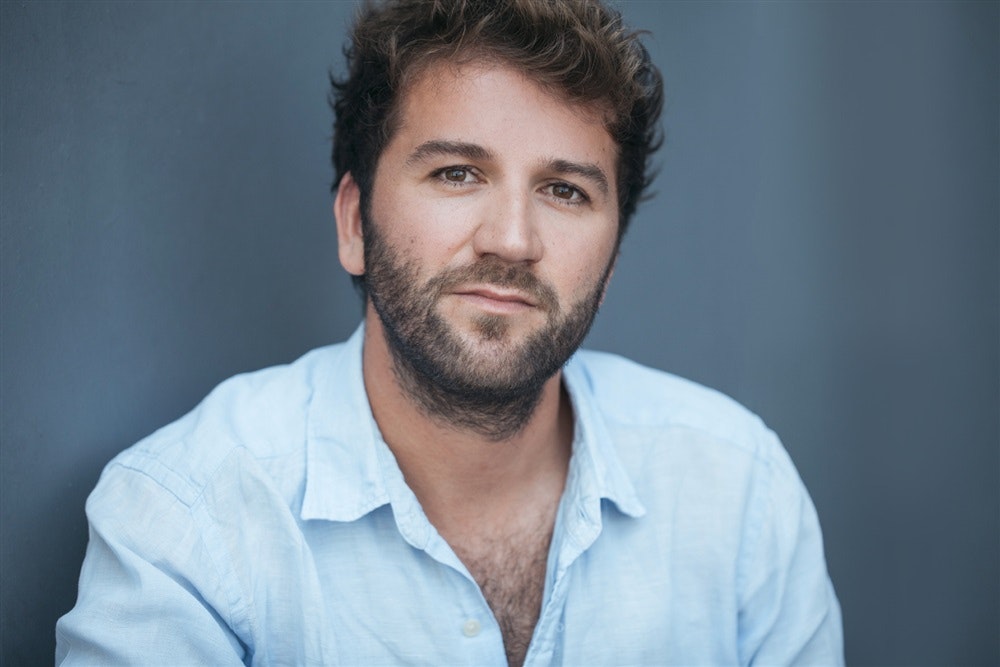 Jonathan Darona : Parcours et métier de comédien voix - Voxing Pro